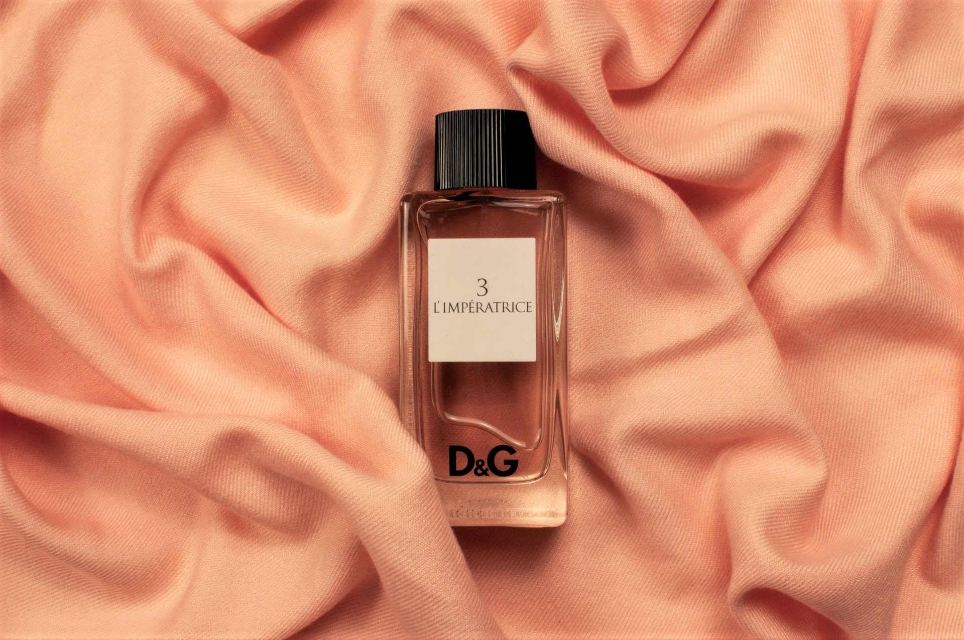 perfume – The Strong Traveller